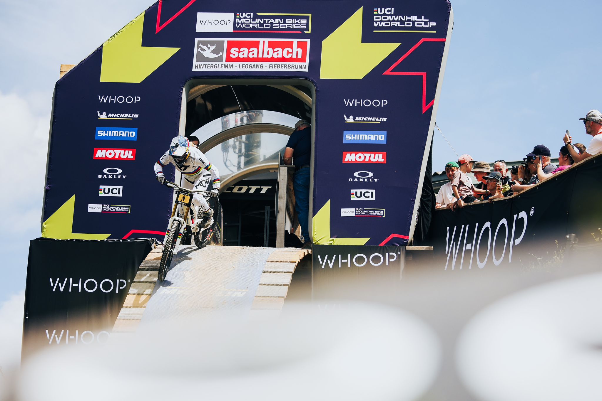 UCI DOWNHILL WORLD CUP LEADERS UNBEATABLE IN SAALFELDEN LEOGANG ...