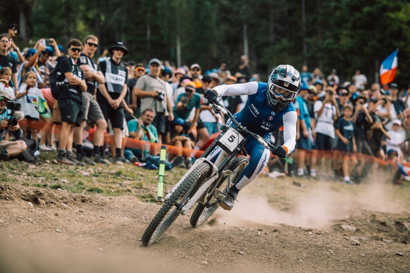2024 UCI Mountain Bike World Championships: Höll and Vergier win Elite ...