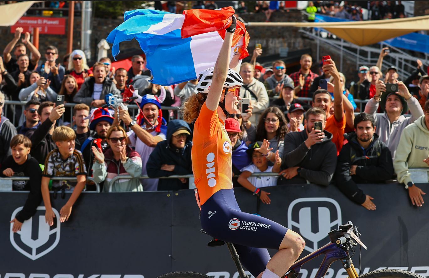 2024 UCI Mountain Bike World Championships: Pieterse and Hatherly win ...
