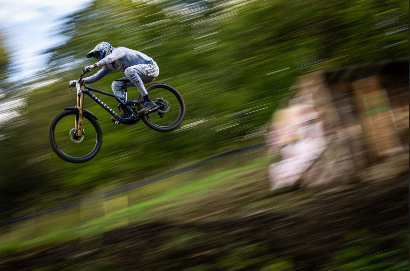 Relive the best men’s Downhill runs of the 2024 WHOOP UCI Mountain Bike ...