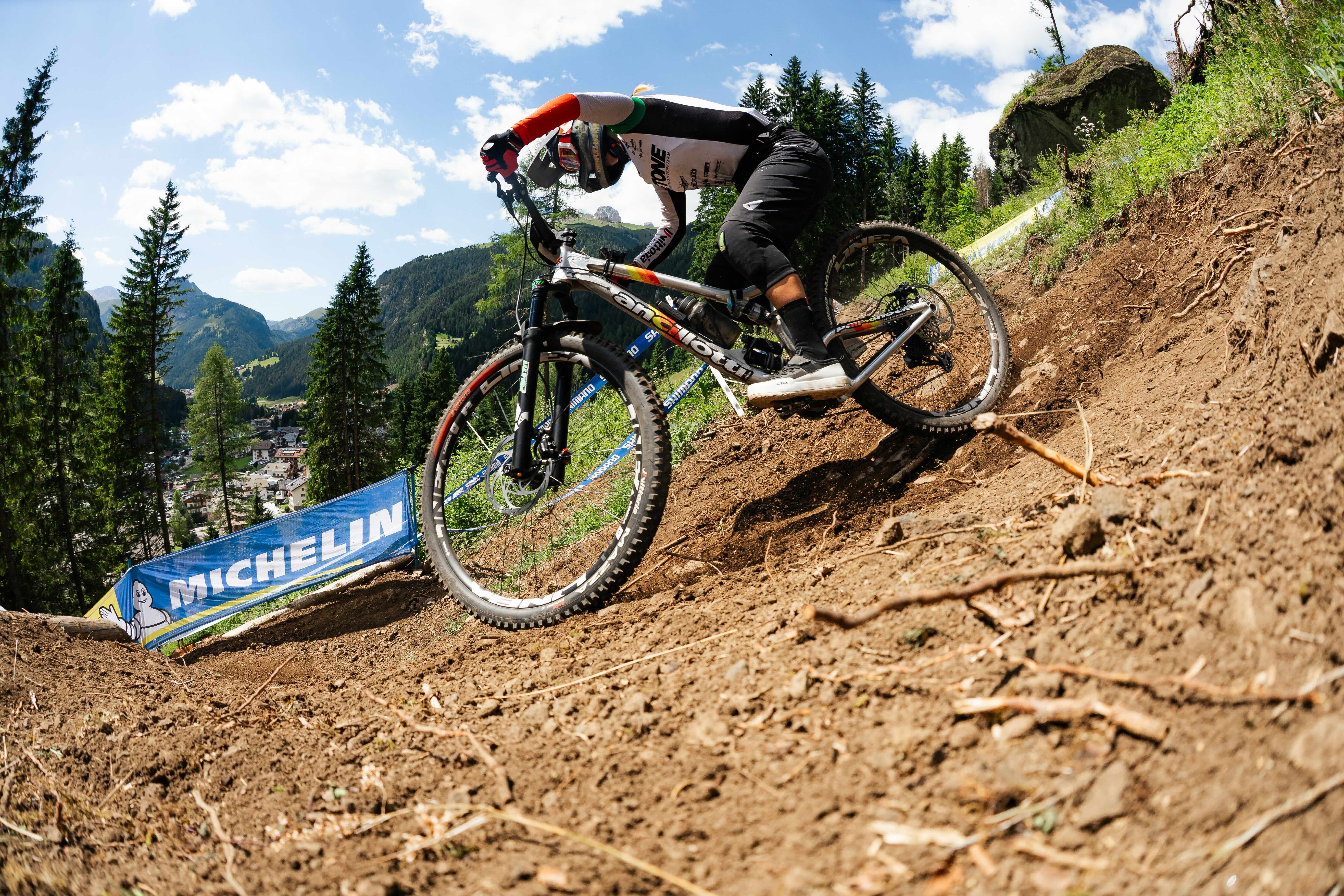 Ellecosta and Łukasik hold slender leads after UCI Enduro World Cup Race Day 1 in Val di Fassa ...
