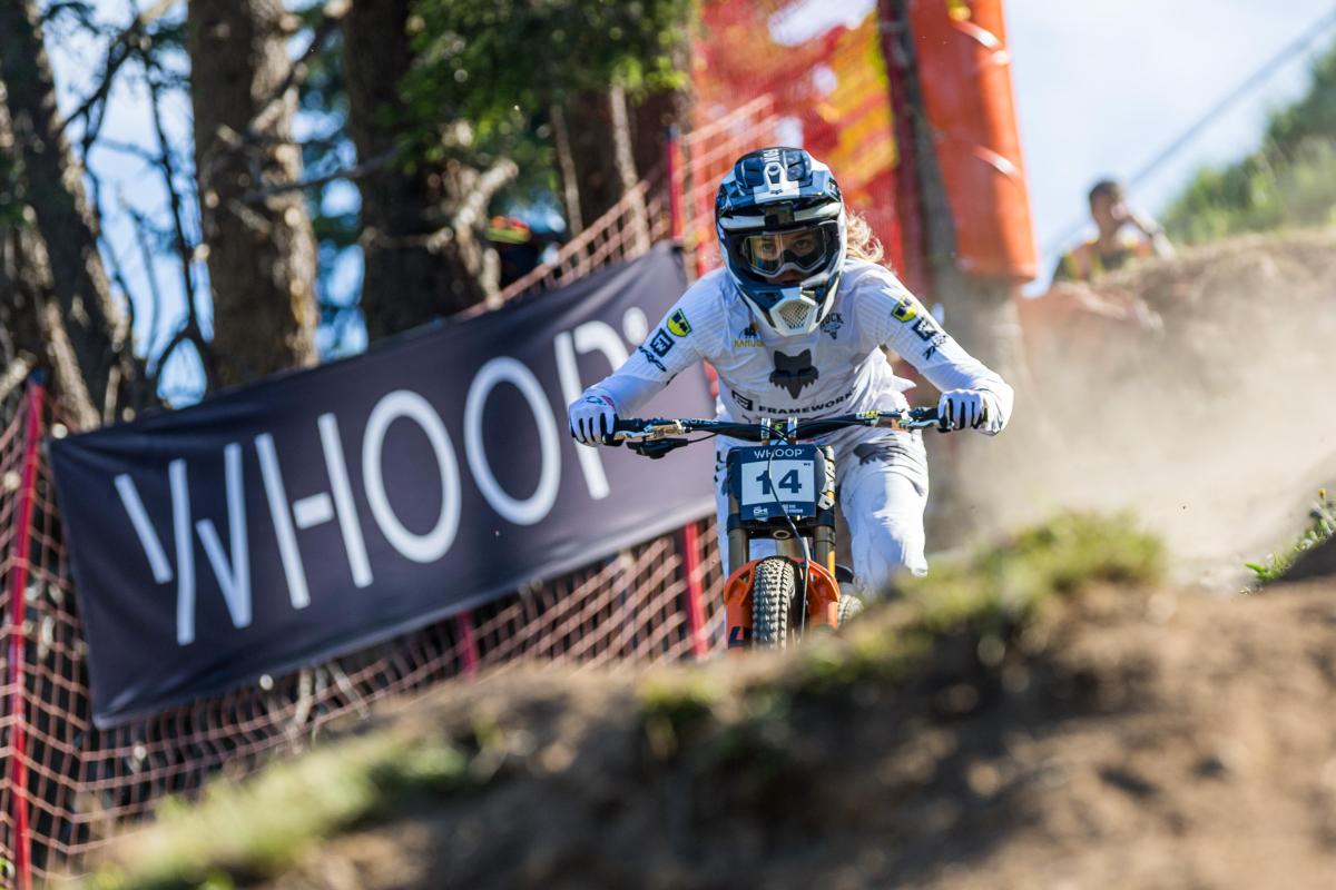 Pinkerton and Newkirk Lead the Charge in Lenzerheide Downhill Qualifying